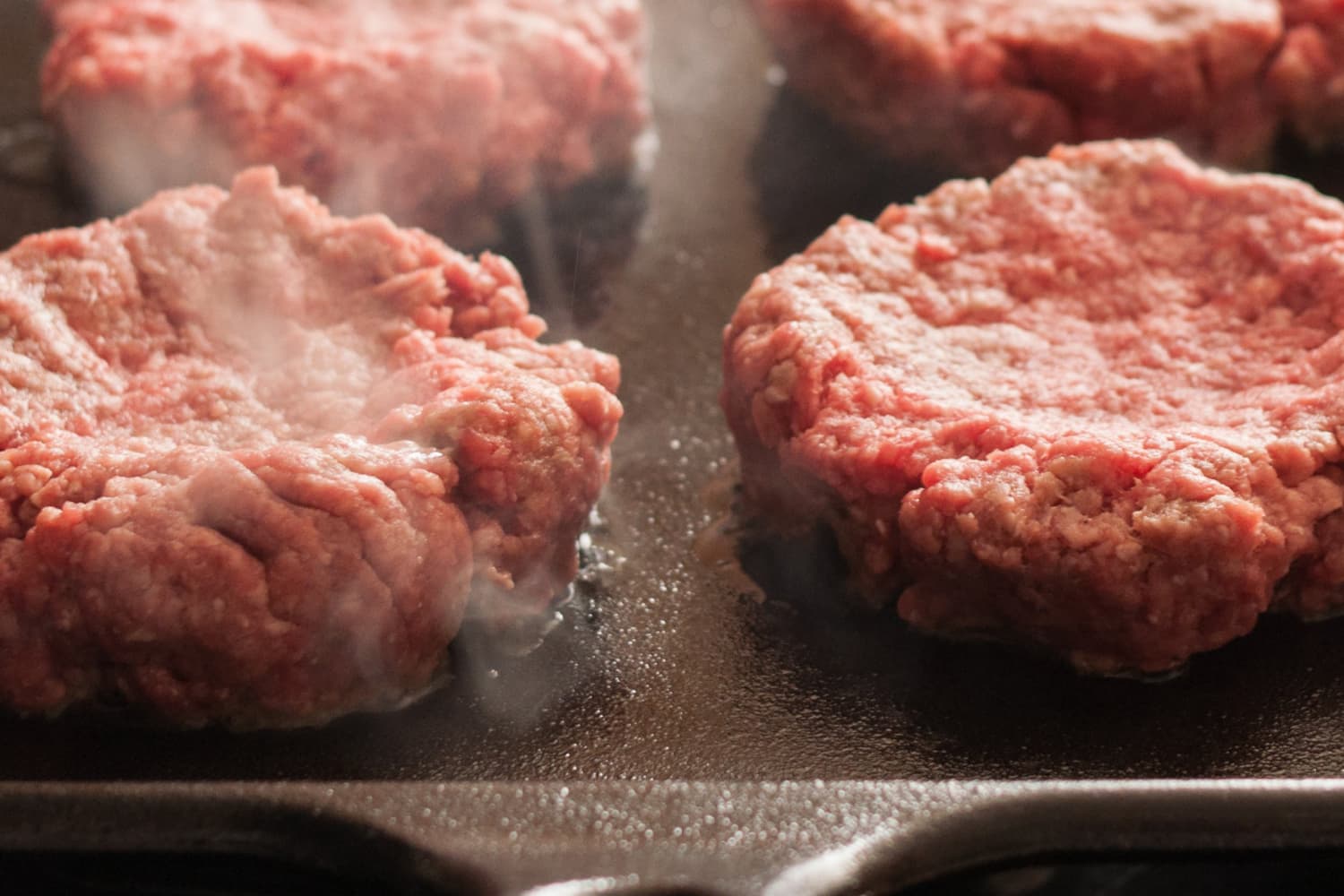 TikTok’s Latest “Water Burger” Craze Has People in a Heated Debate ...