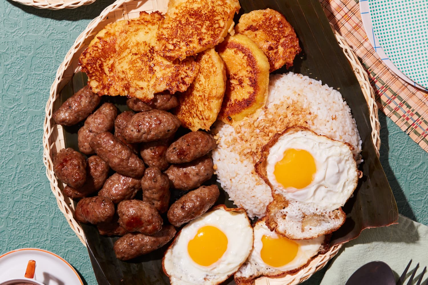 Silog Plate Recipe (Pandesal French Toast, Longanisa, Garlic Fried Rice ...