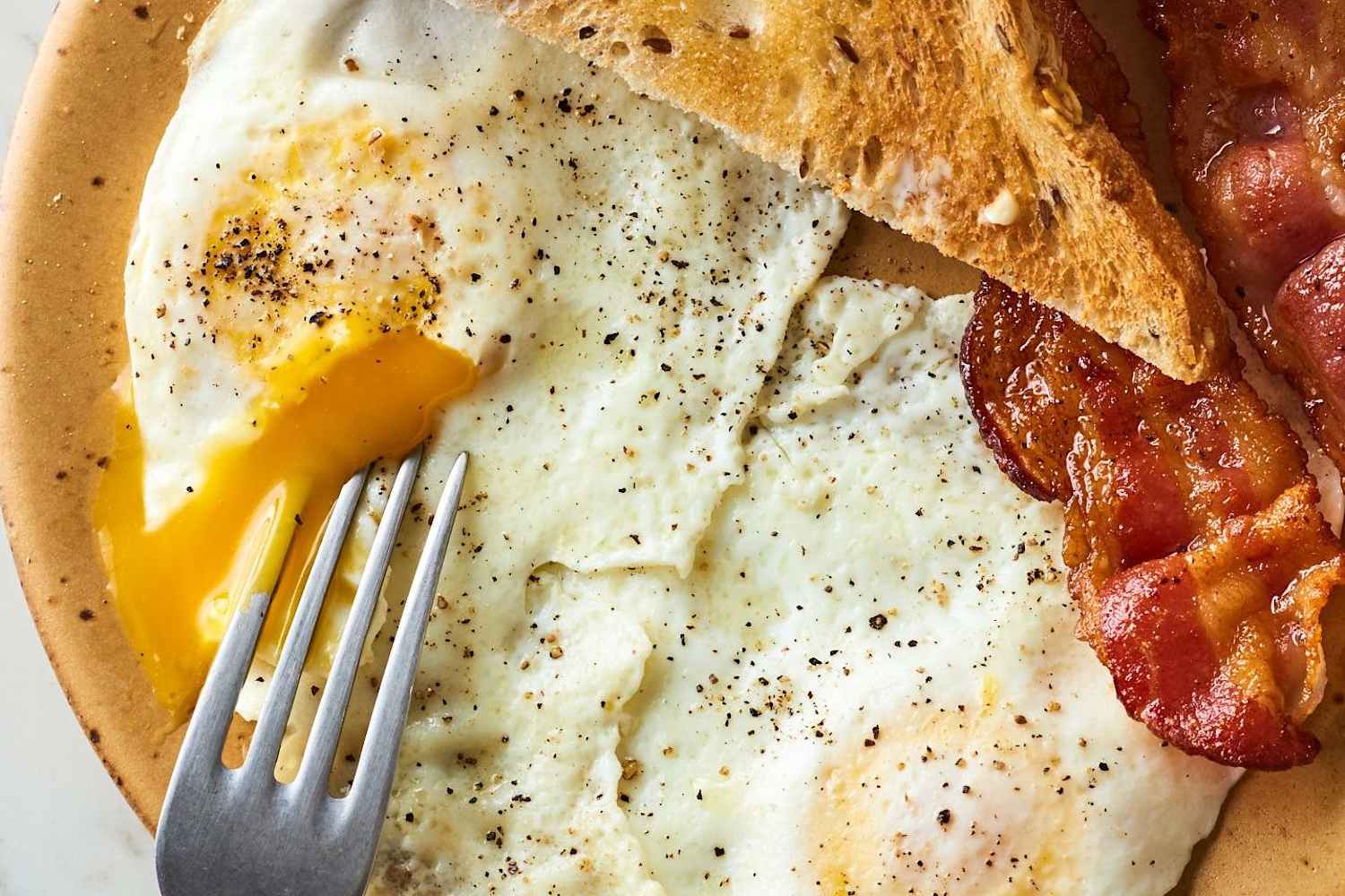 How to Make the Perfect Over-Easy Egg, According to Chefs | The Kitchn