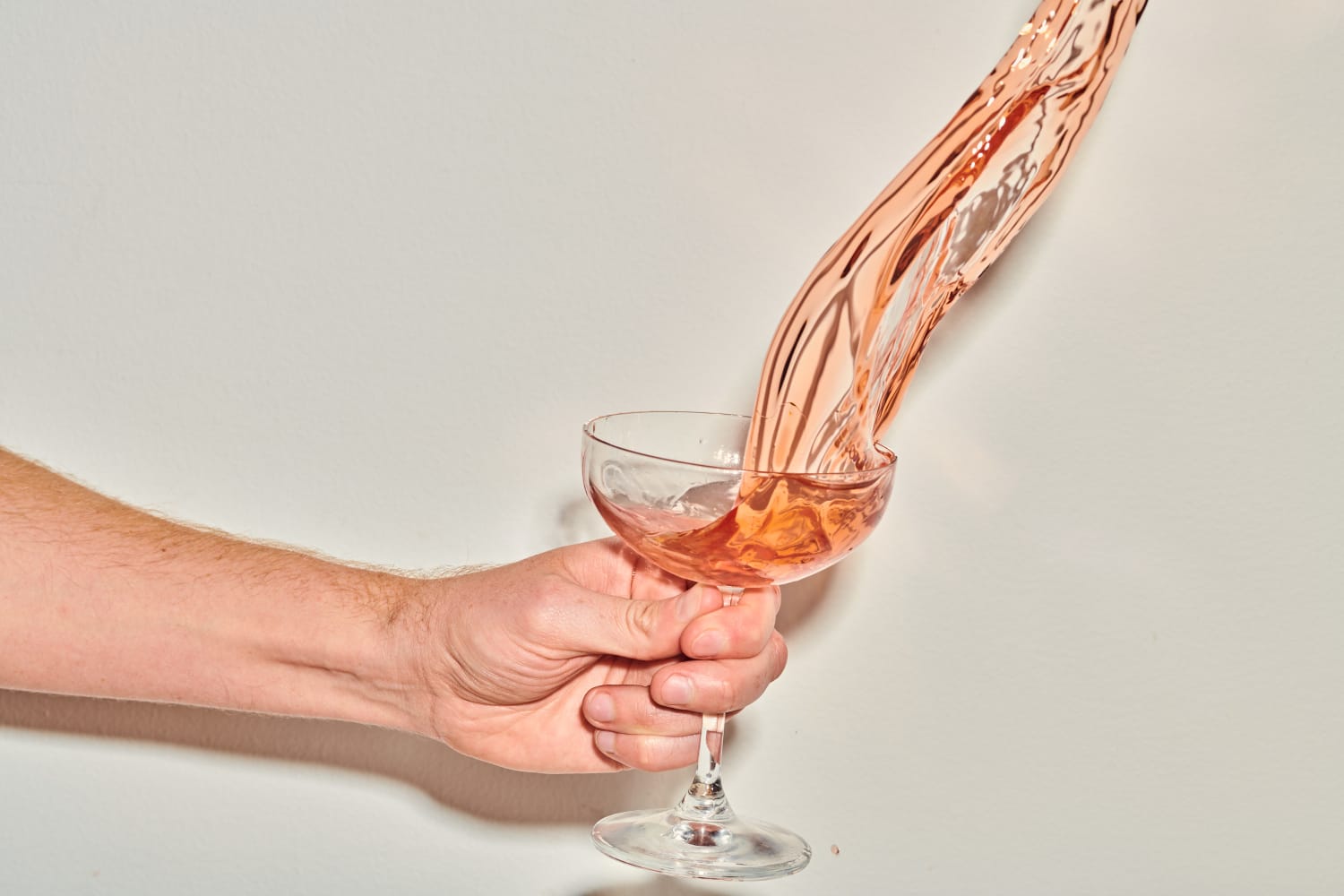 This Personal Glass Chiller is the Best Gift for Wine Lovers ...