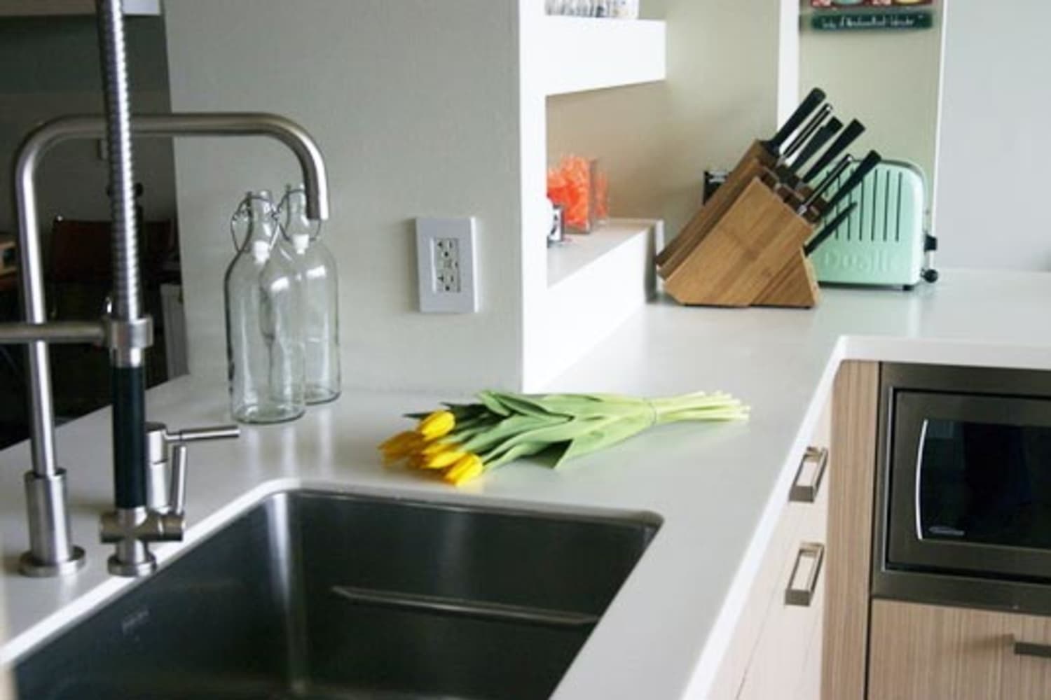 White Solid Surface Countertops