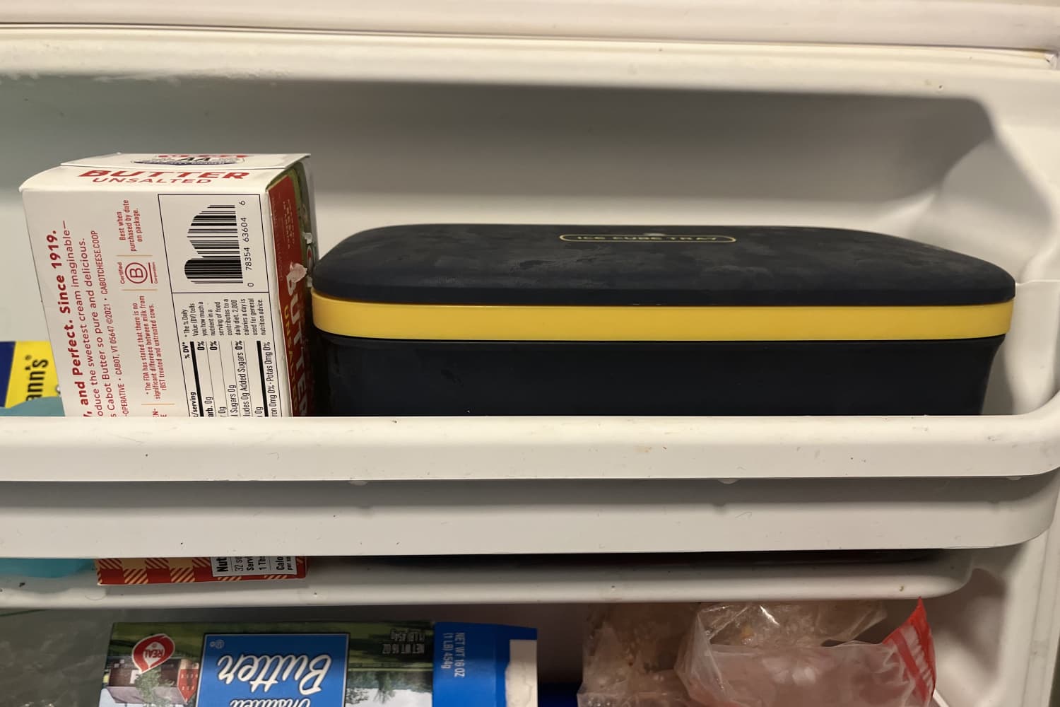 This Double-Layer Ice Cube Bin from Hubee Is a Small-Space Game Changer ...