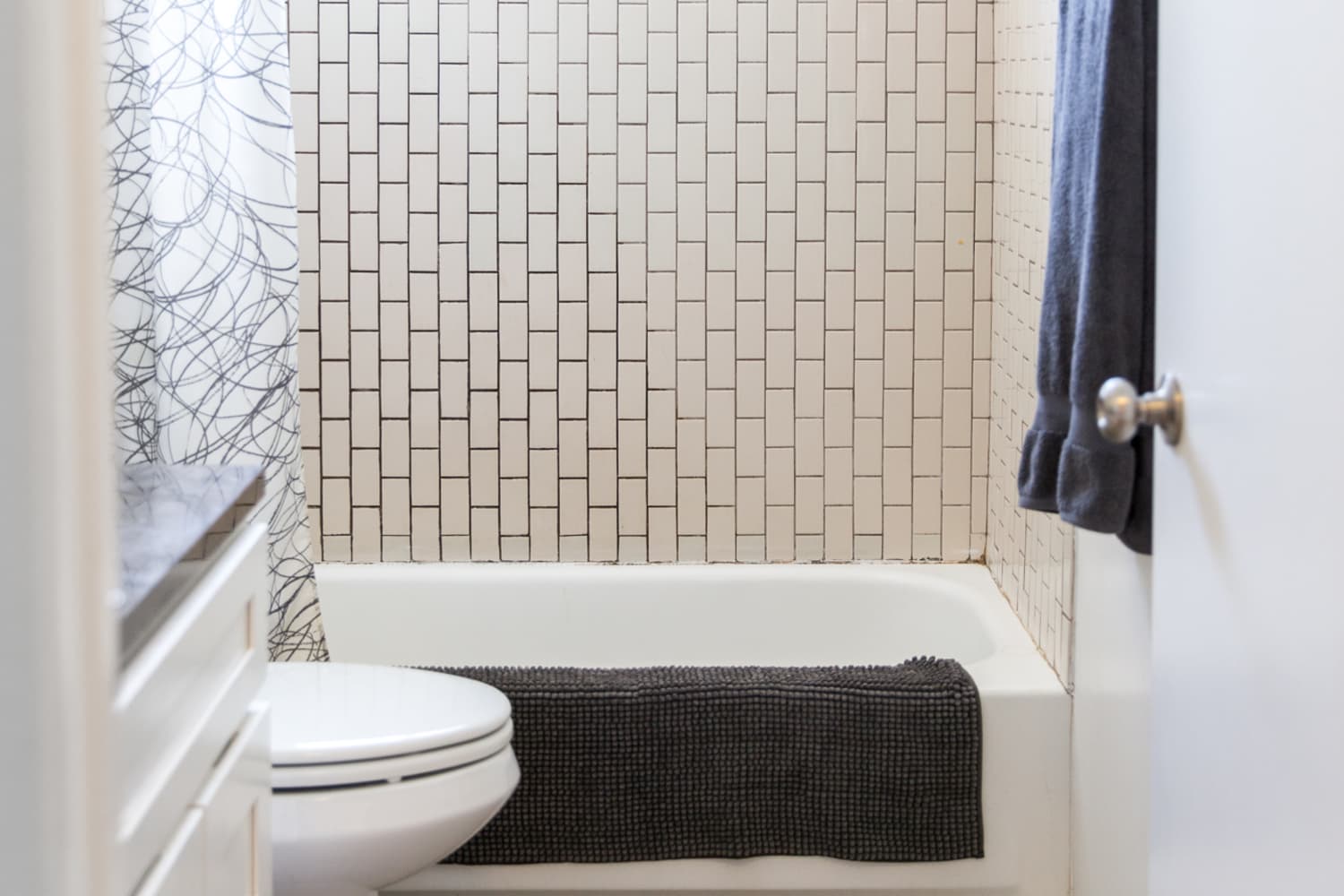 I Tried the BOOMJOY Scrub Brush to Clean My Shower | Apartment Therapy