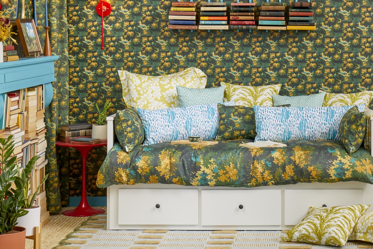4 Tulip Tables to Buy That Immediately Brighten Up a Room | Apartment ...