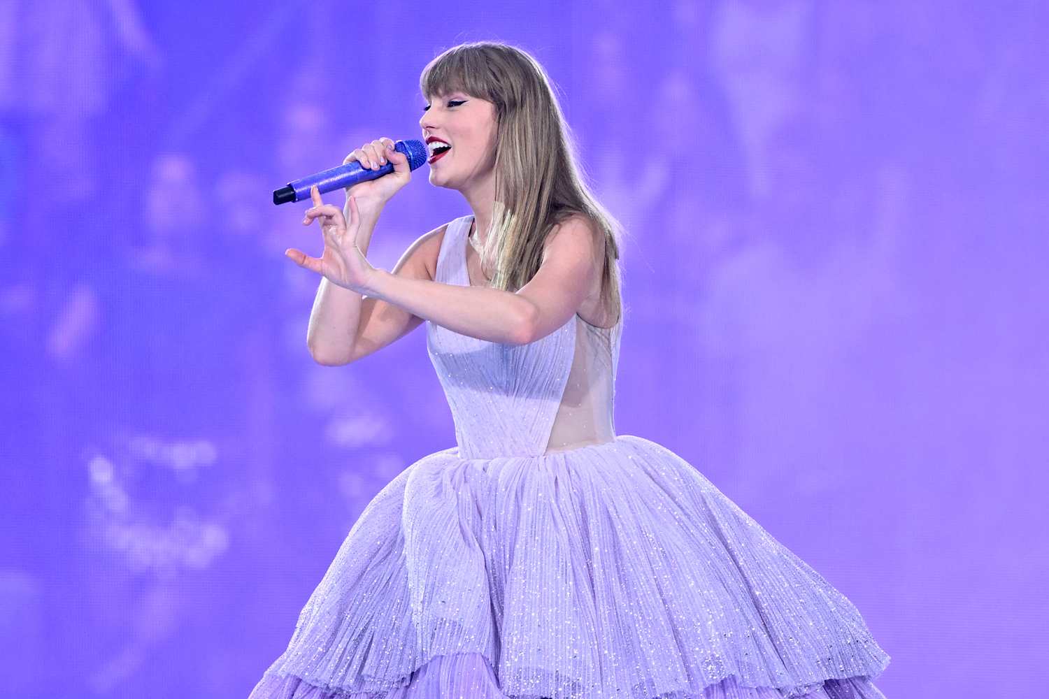 53 Taylor Swift Spring Lyrics Captions for IG & TikTok | Dorm Therapy