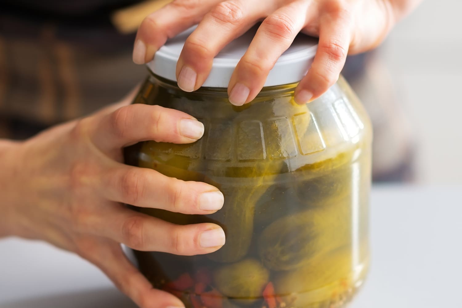 This Is How to Open a Tightly Sealed Jar with Ease | Cubby