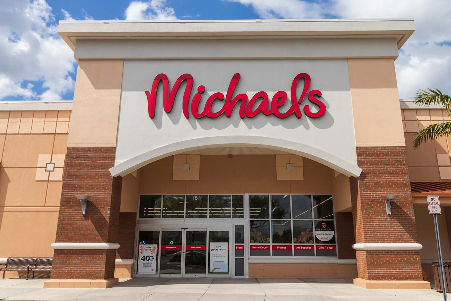 Michaels Is Selling Holiday-Themed Tumblers | Apartment Therapy