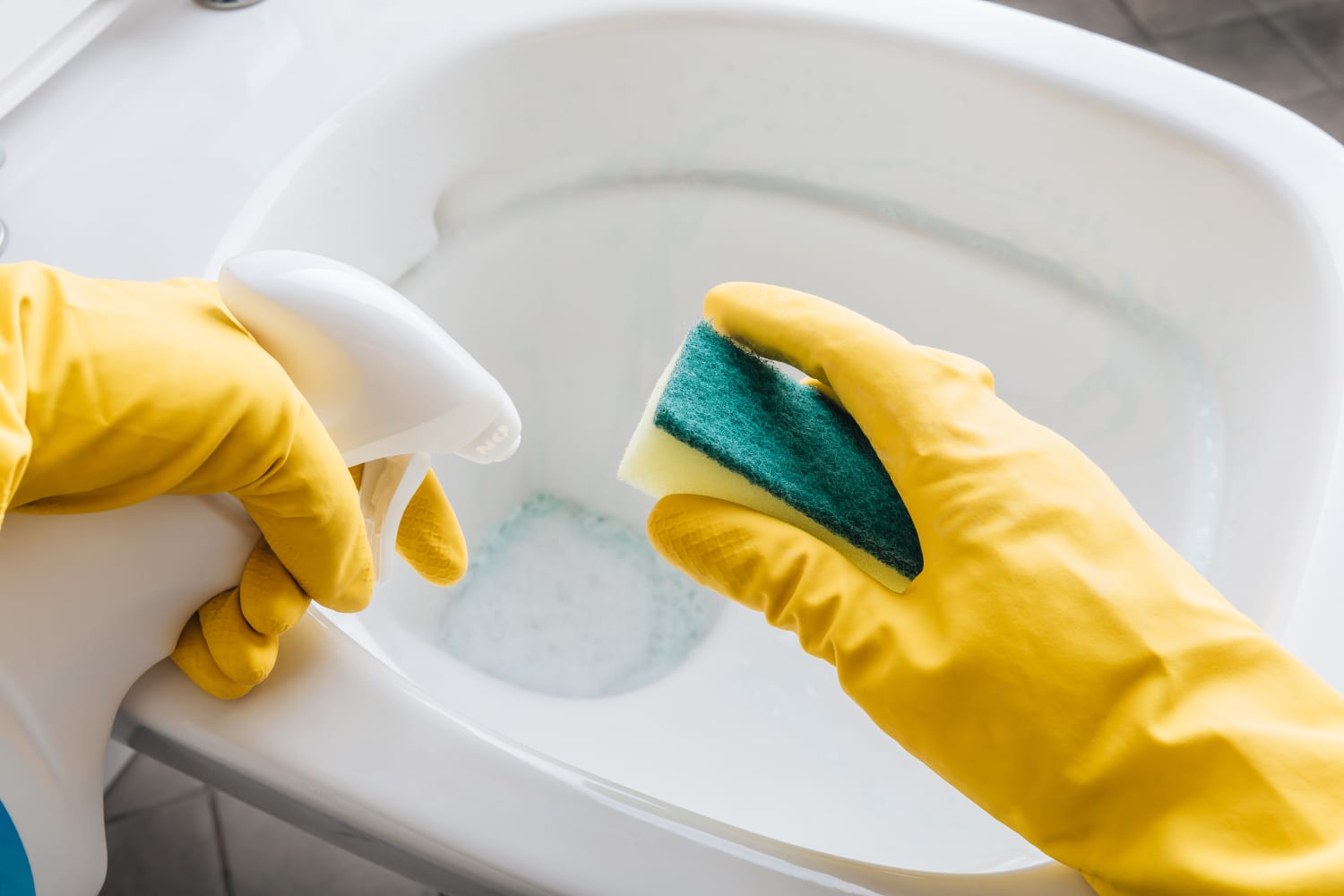 How to Deep Clean Your Toilet: Weekend Projects 2021 | Apartment Therapy