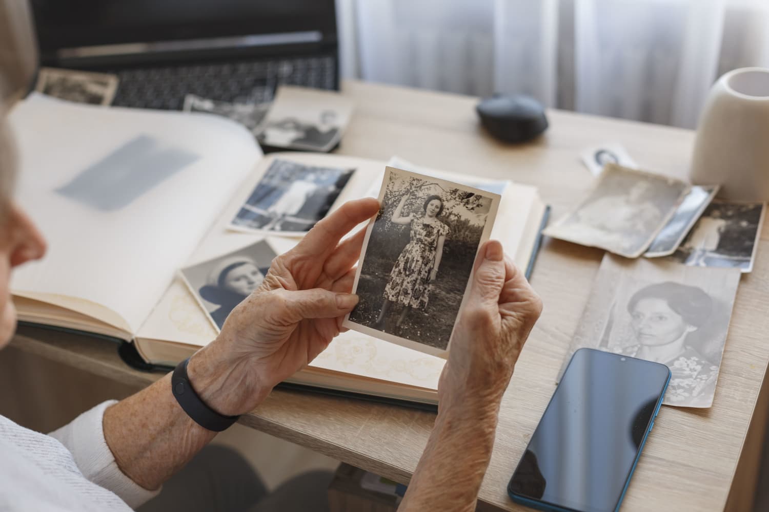 4 Tips for How to Digitize Photos (And 5 Ways to Do It) | Apartment Therapy