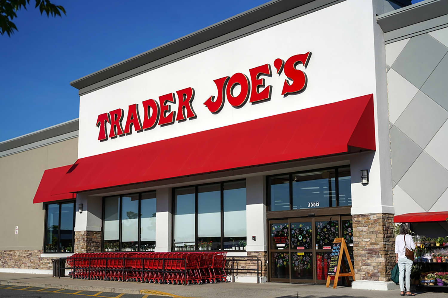 Trader Joe’s Is Selling a $4 Cleaning Gem That Shoppers Love | Apartment Therapy