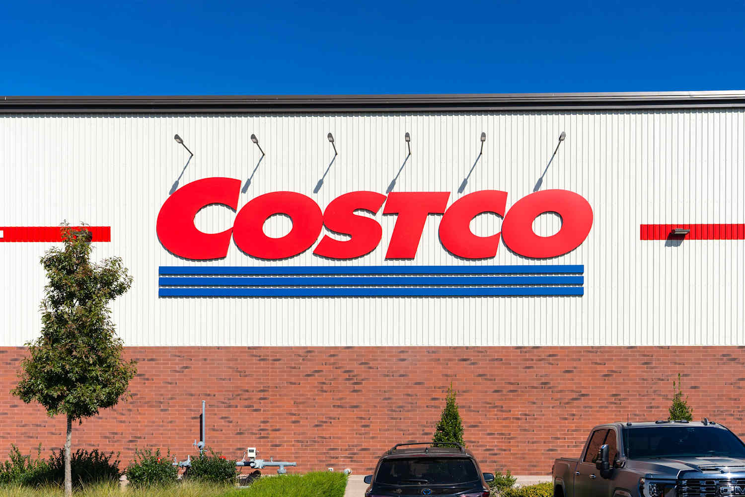 Costco Just Launched Limited Striped Patio Umbrellas for the Summer ...