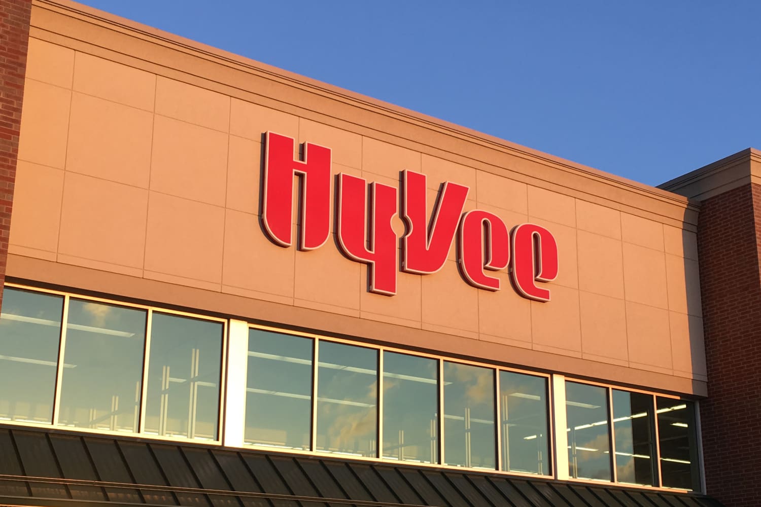 11 Things You Should Know Before Shopping at Hy-Vee for the First Time ...