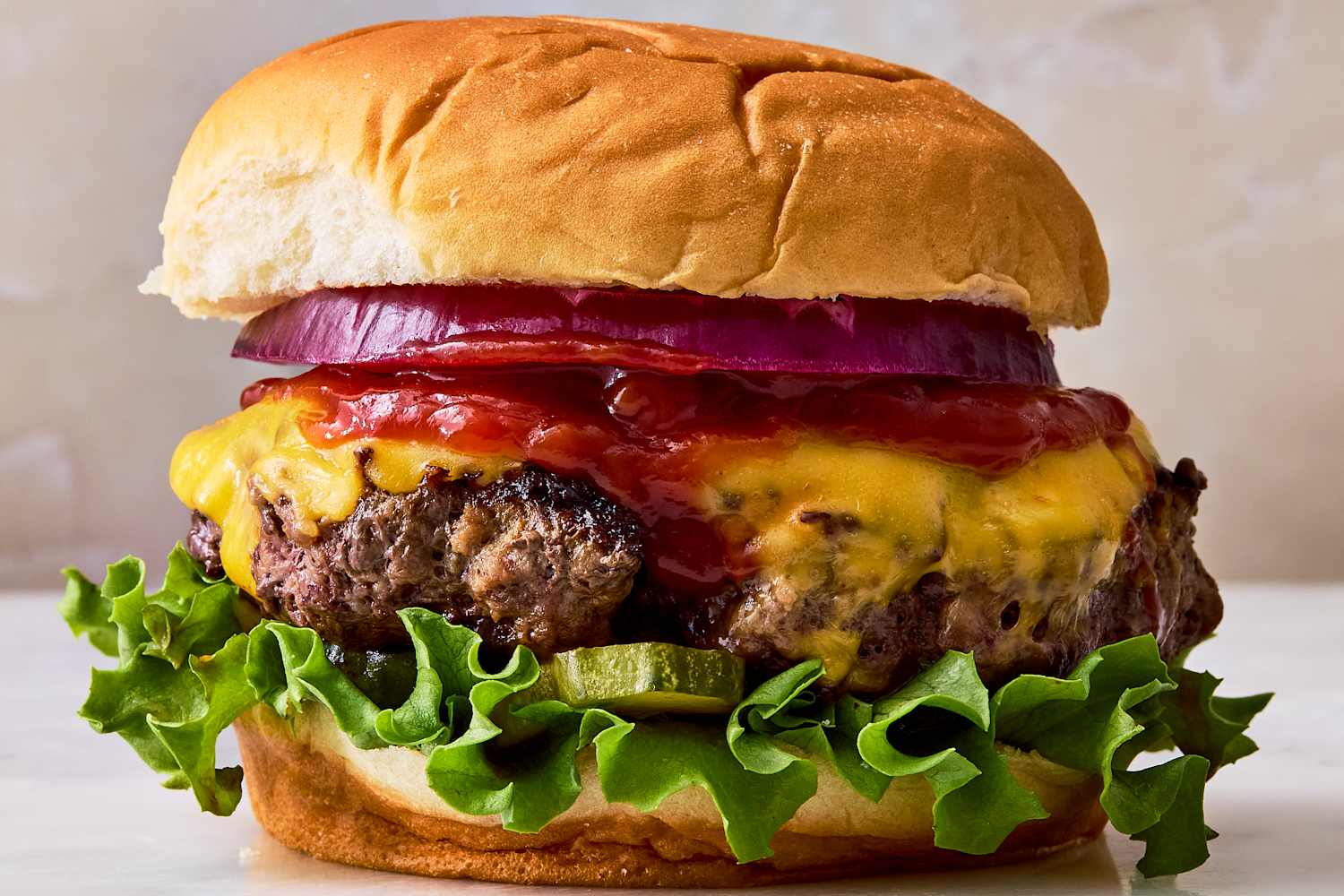 delicious cheeseburger