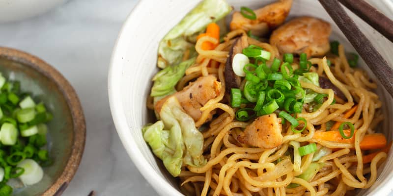 how to make chicken yakisoba