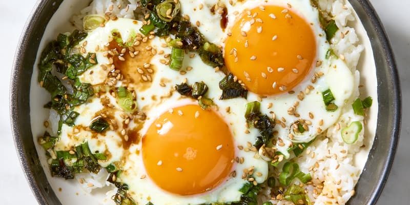 how to make fried eggs with vegetable oil