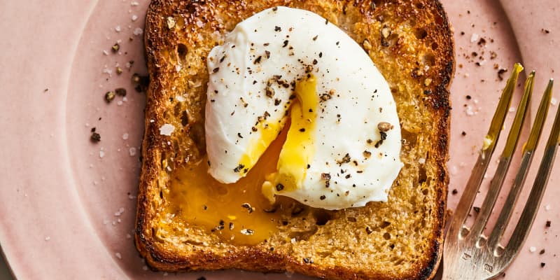 how to cook multiple poached eggs at once