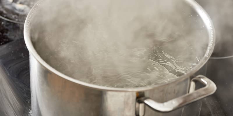 how to boil hot water