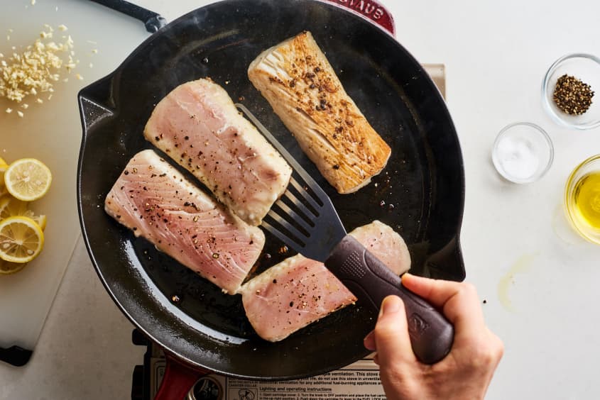 how to cook mahi mahi in cast iron skillet