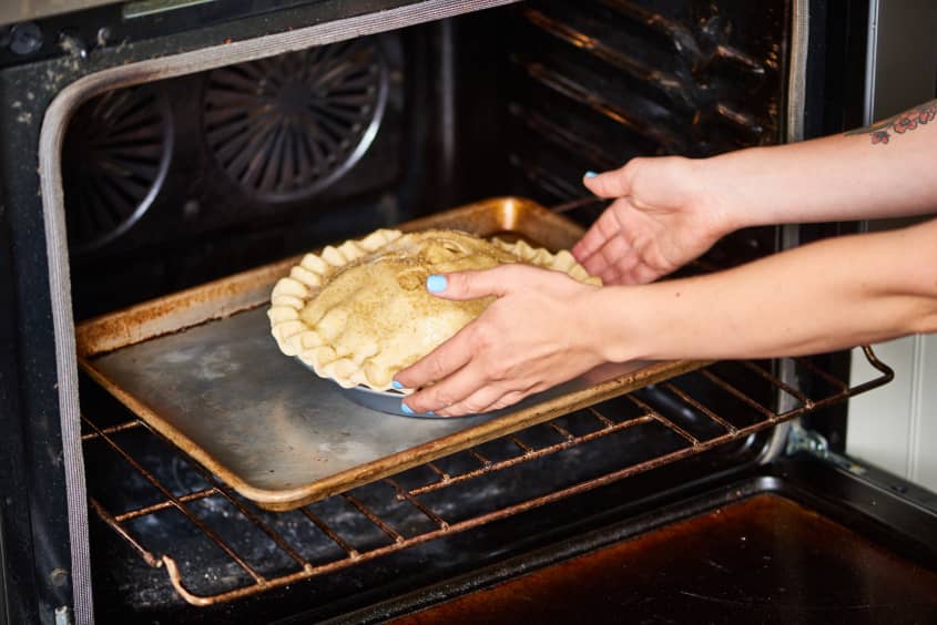 how to bake apple pie in convection oven