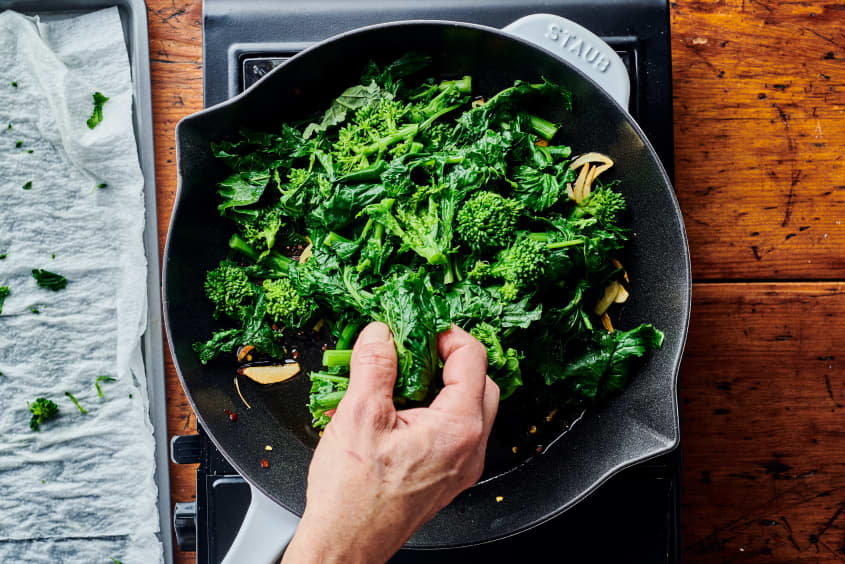 how to cook broccoli rabe on stove