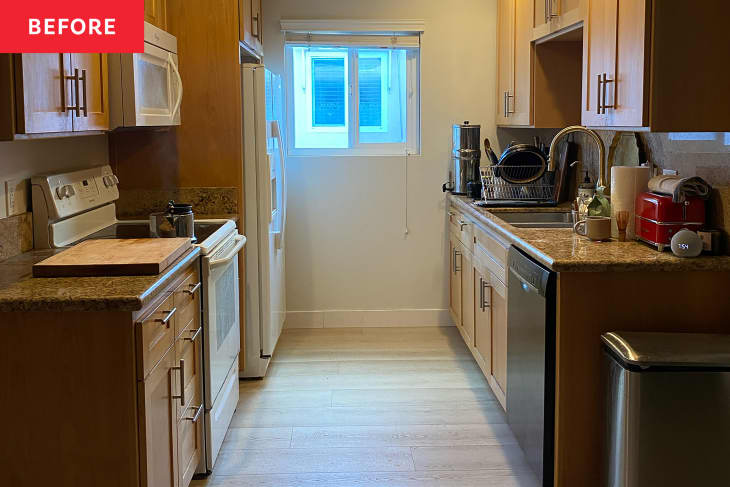 Before & After: Dark Cabinets Transform a Basic ‘90s Kitchen | The Kitchn
