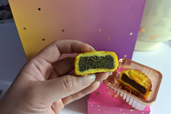 Lady M Glowing Lights Mooncake Gift Set Review | The Kitchn