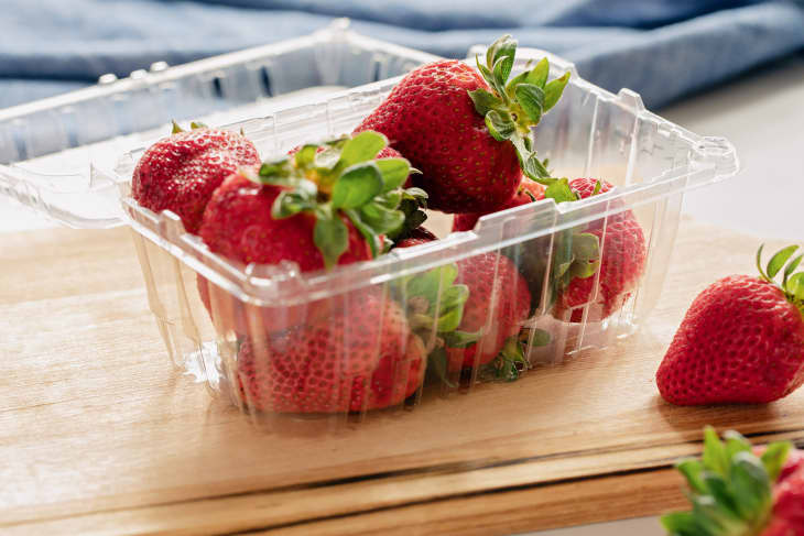 How to Pick Out the Best Strawberries Using the “Tip Top” Rule | Cubby
