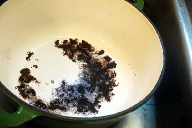 Kitchen Nightmares: Cleaning Scorched and Burnt Food Off Pots and Pans ...