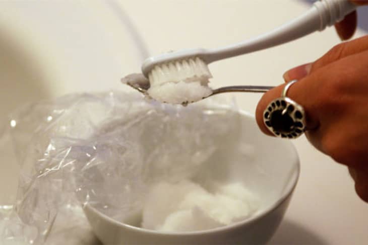 DIY Recipe: Baking Soda Toothpaste | The Kitchn