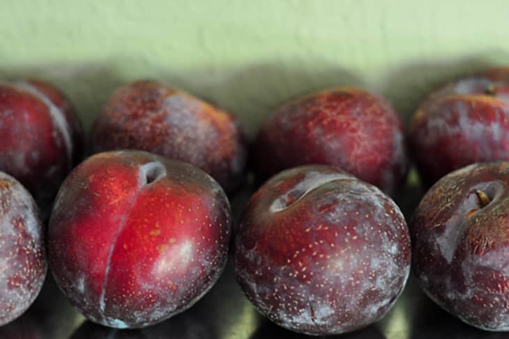 Here's What to Do with Plums in the Summer | The Kitchn