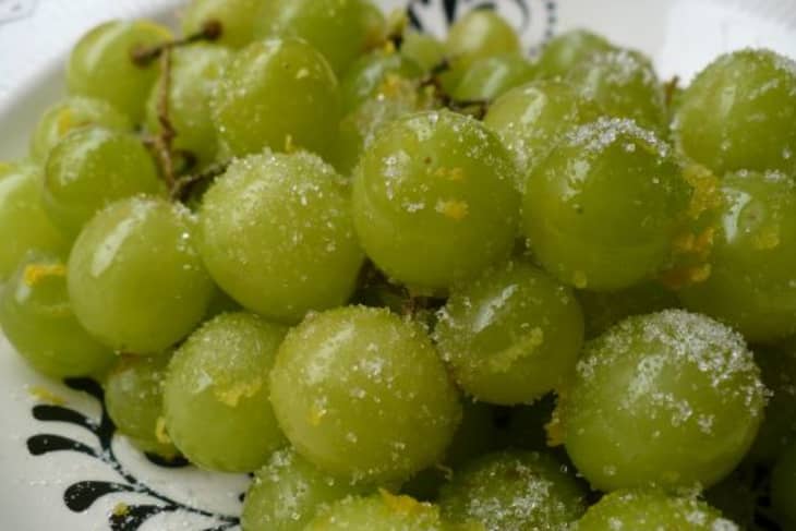 2-in-1 Recipe Review: Wine-Marinated Grapes and Sweet Wine Refresher ...