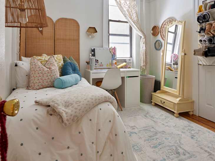 How I Made a Desk and Vanity Combo in My Dorm Room | Dorm Therapy