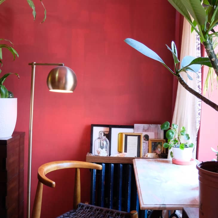 450-Square-Foot NYC Rental With Deep Wall Paint Colors | Apartment Therapy