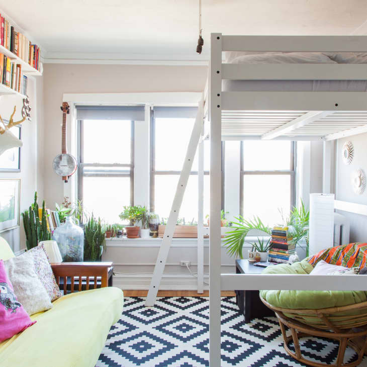 House Tour: A 325 Square Foot Chicago Studio Apartment | Apartment Therapy