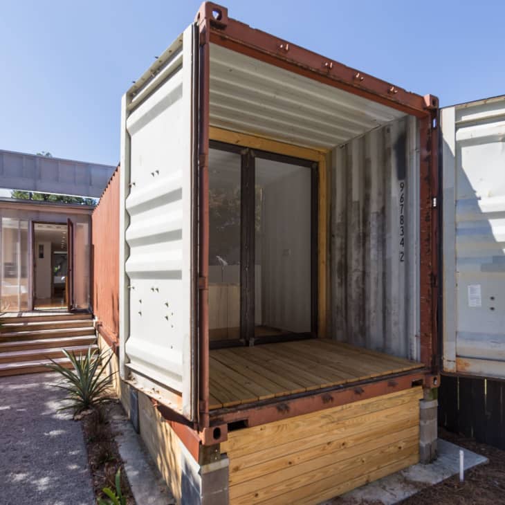 These 8 Shipping Container Homes Reimagine Traditional Housing ...
