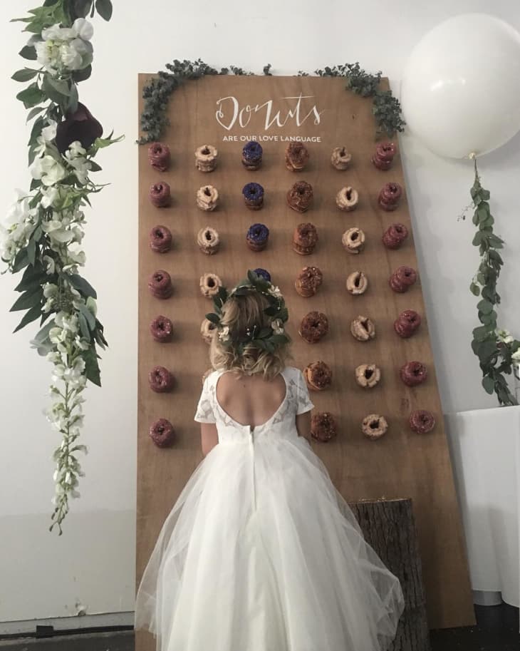 donut wall white