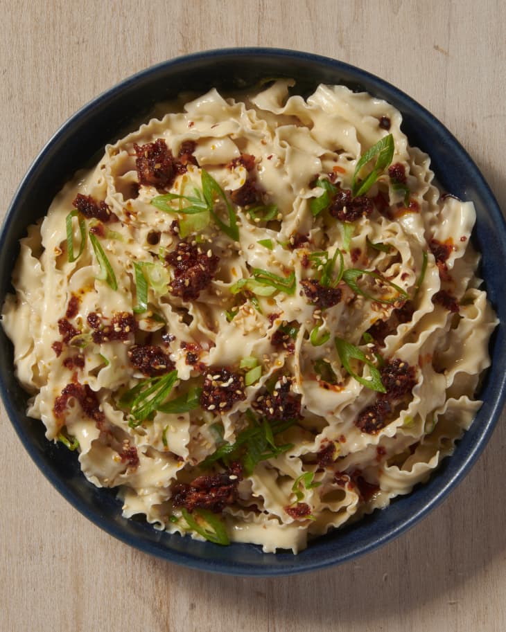 These Garlicky Noodles Are One of the Best Things You Can Make in 15 ...