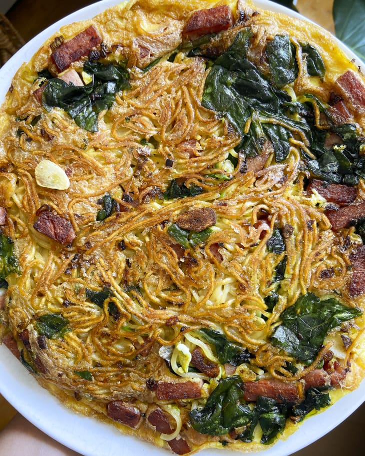 Crispy Ramen Omelet with Spam and Spinach Recipe | Cubby