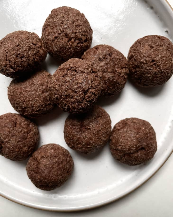 Chocolate Macaroons Recipe (Easy, Passover) | The Kitchn