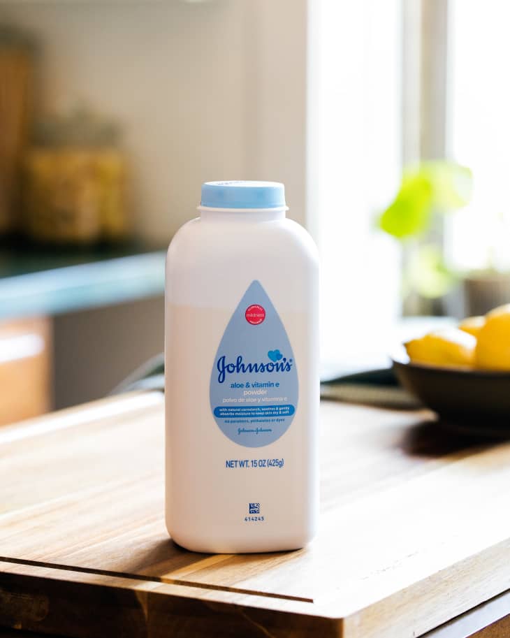 Use Baby Powder to Easily Put on Dish Gloves | The Kitchn