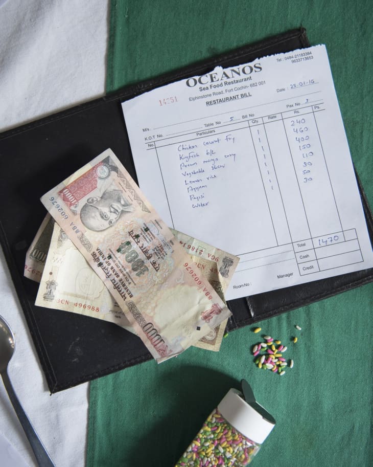 5 Tips for Sticking to Your Vacation Food Budget | The Kitchn