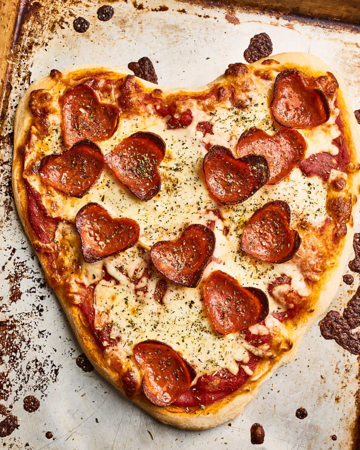 How to Make a Heart-Shaped Pizza | Cubby