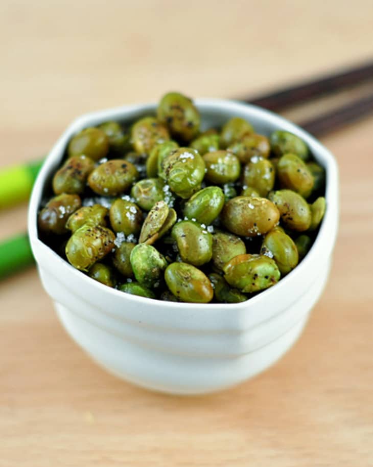 Easy Party Appetizer: Roasted Edamame with Sea Salt and Cracked Pepper ...