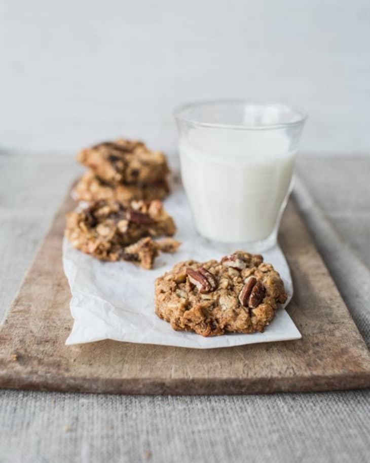 10 One-Handed Snacks for New Moms | The Kitchn