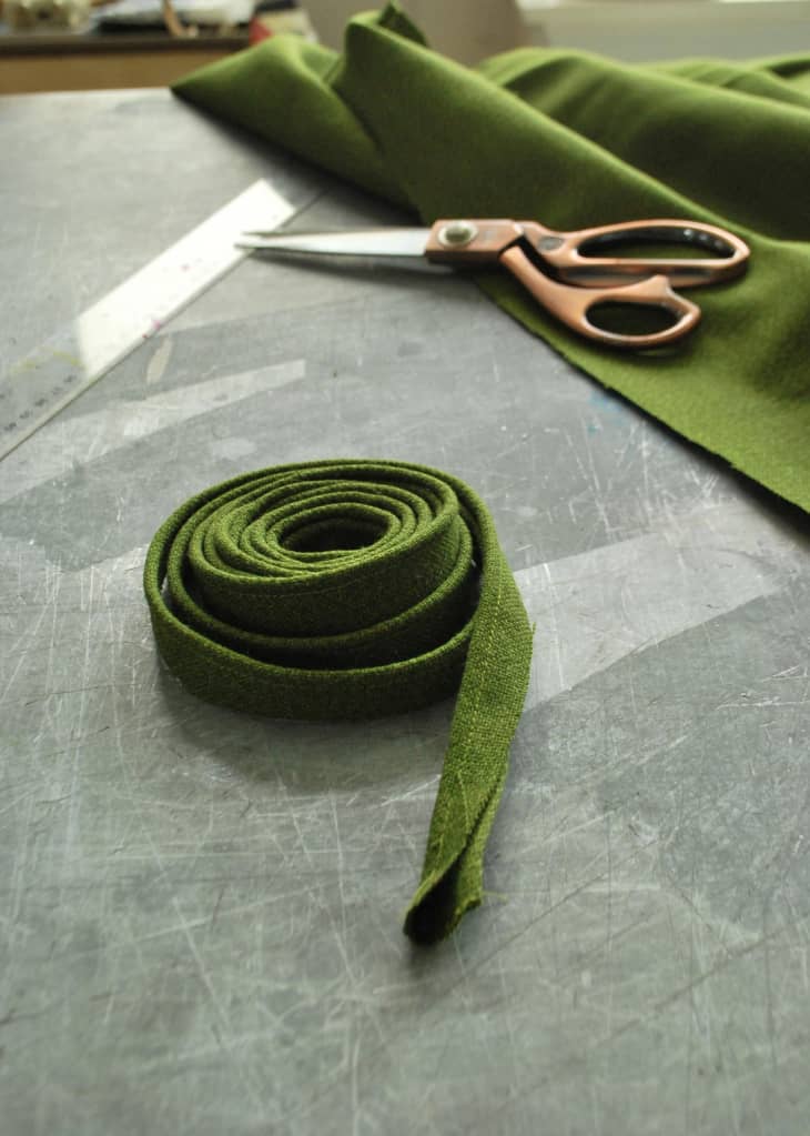 DIY Upholstery Project: How Make Your Own Custom Fabric Piping (or ...