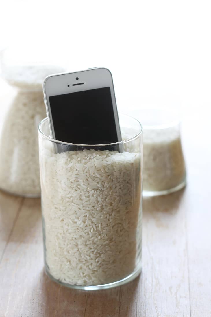 How To Dry Out (and Hopefully Save) Wet Phones and Tablets | Apartment ...