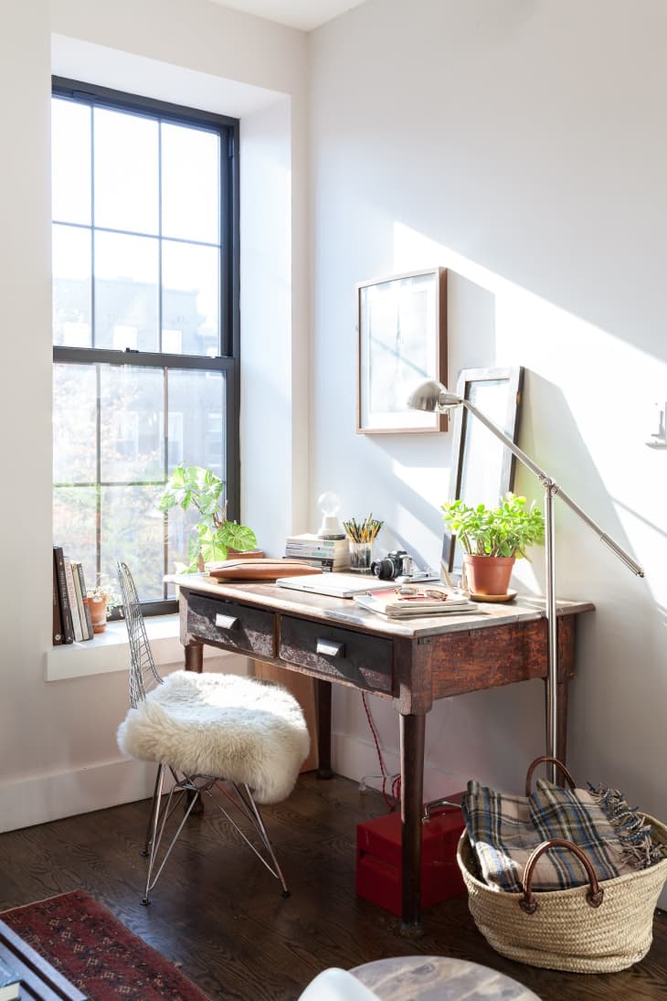 Real-Life Checklist: Creating a Perfect Compact Corner Home Office ...