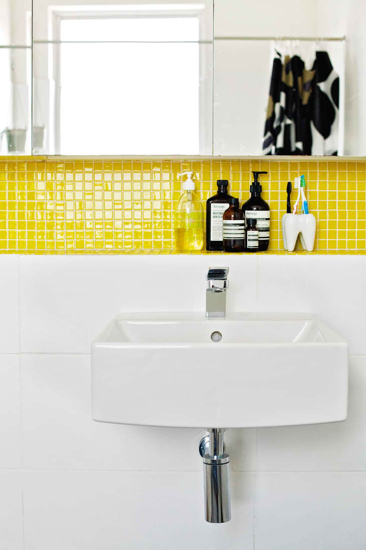 How to Store Your Toothbrush: The Most Sanitary Way to Do it ...