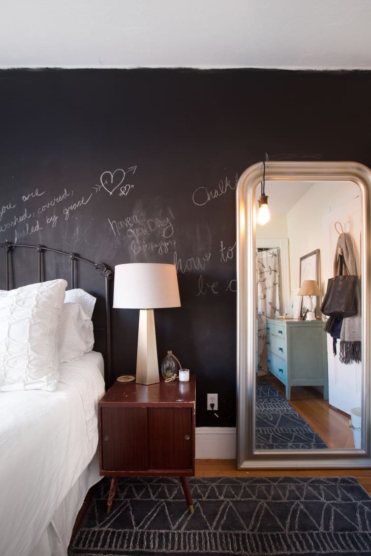 Ideas for Making a Dark (or Totally Windowless) Room Less Depressing ...