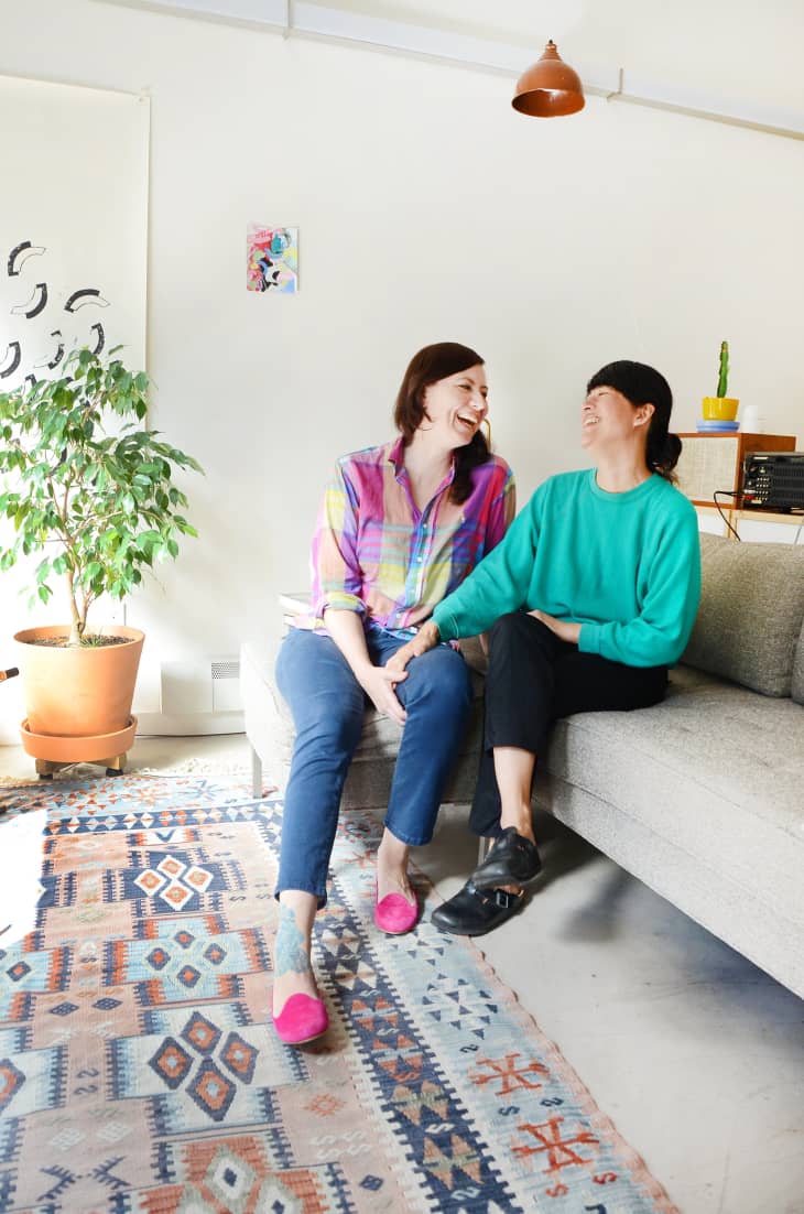 4 Ways Having College Roommates Prepares You For Moving in with a ...